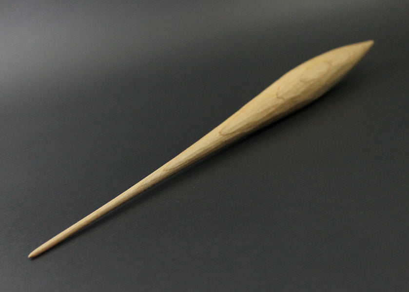 Phang spindle in maple – Woodland Handcrafts